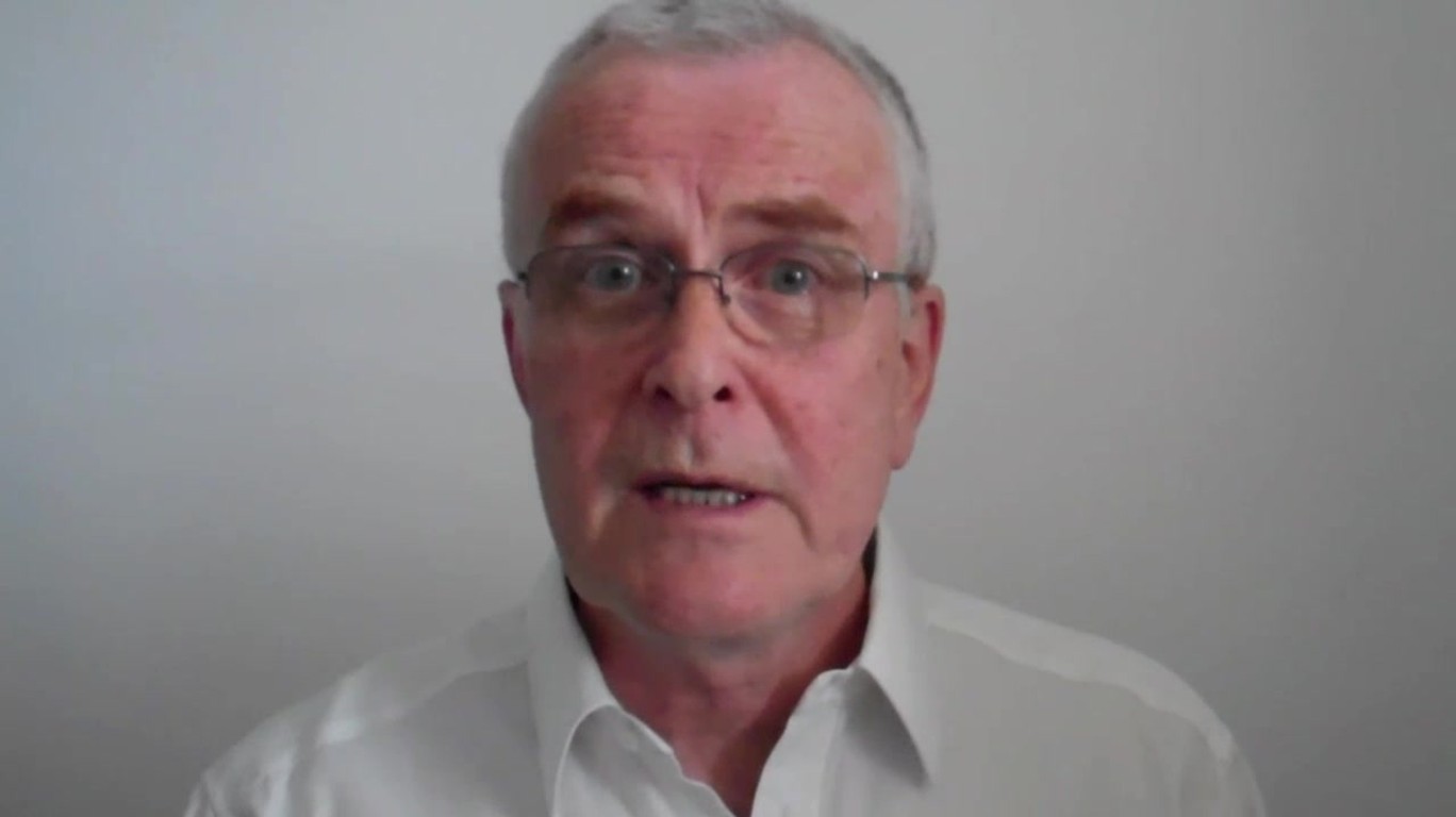 dumpert.nl - Pat Condell sloopt de Halsemae van deze wereld