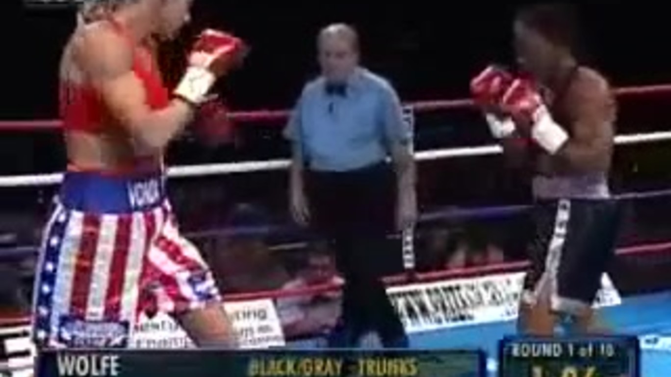 DUMPERT - Brute KO in vrouwenboksen