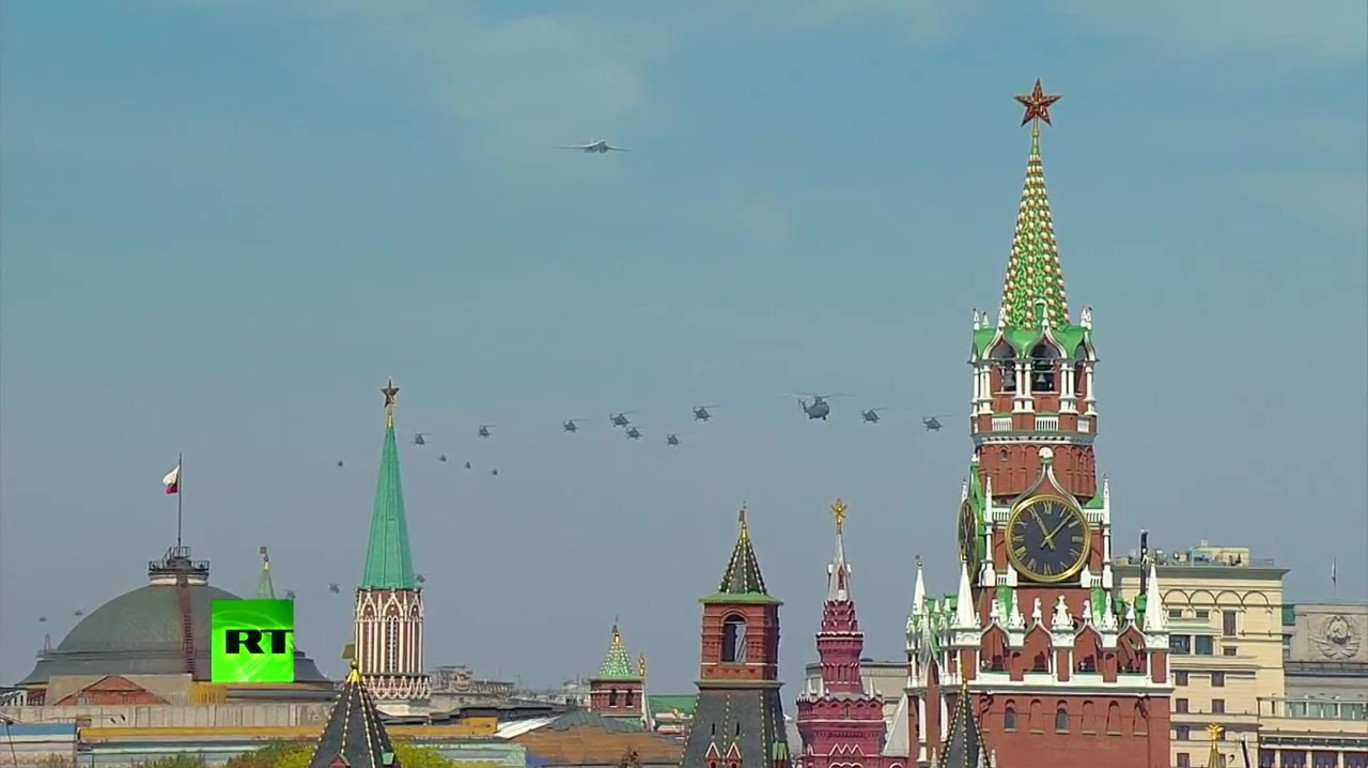 DUMPERT - Rode plein parade fly-over