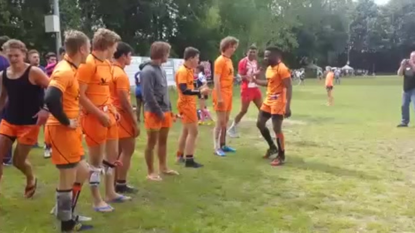 dumpert.nl - Deadly Dutch handshake