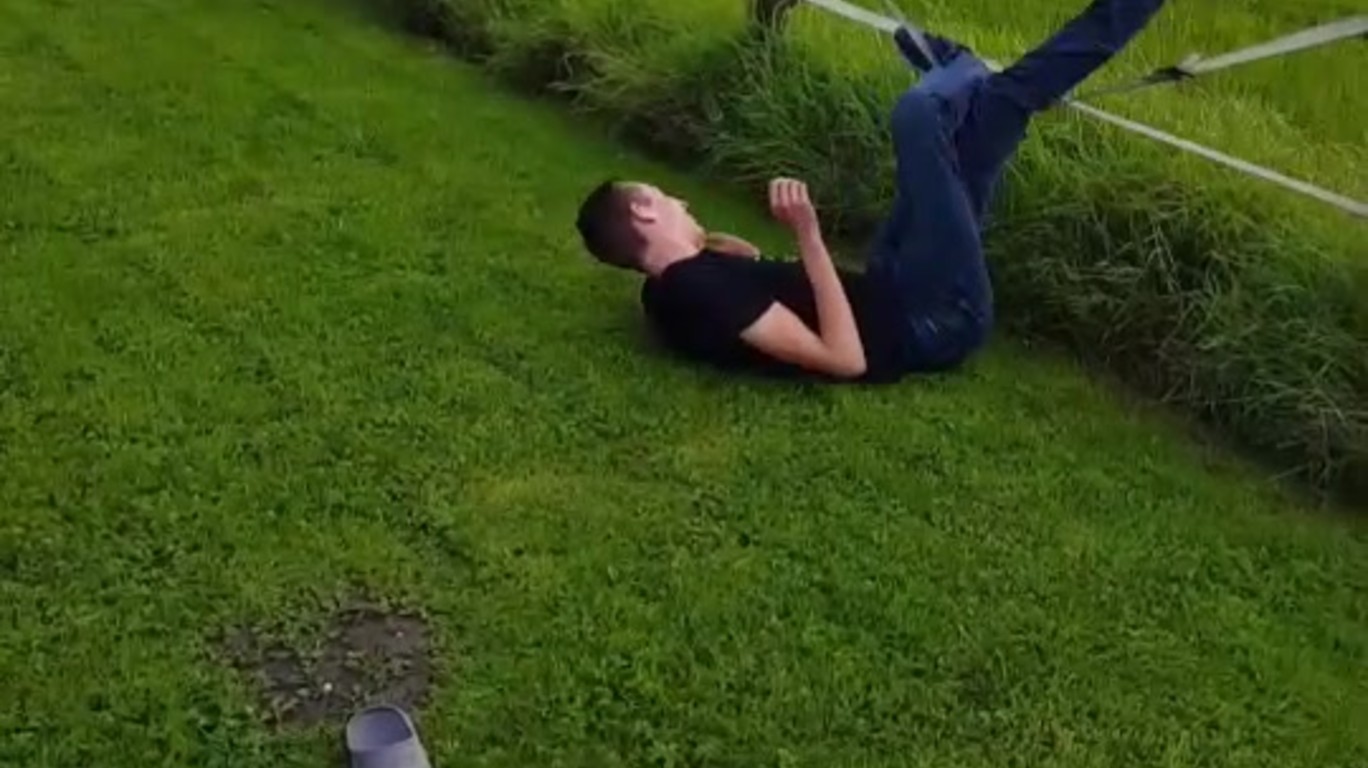 DUMPERT - Hekkie springen