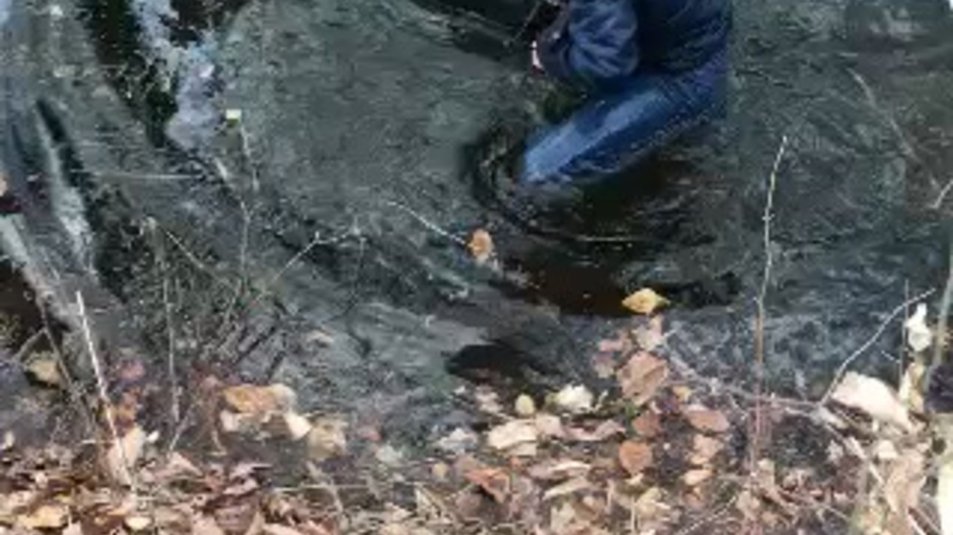 DUMPERT - Met je scooter in de sloot