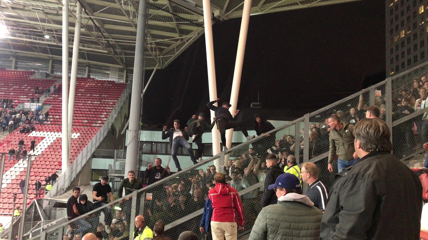 DUMPERT - Mvv fans hebben een uitje