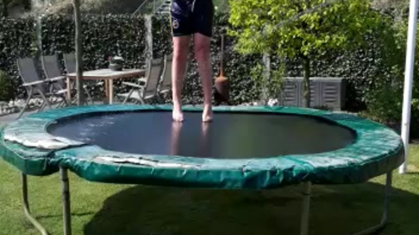 dumpert.nl - Ff lekker springen!