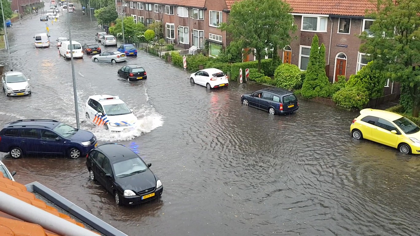 dumpert.nl - Help! Nederland overstroomt!