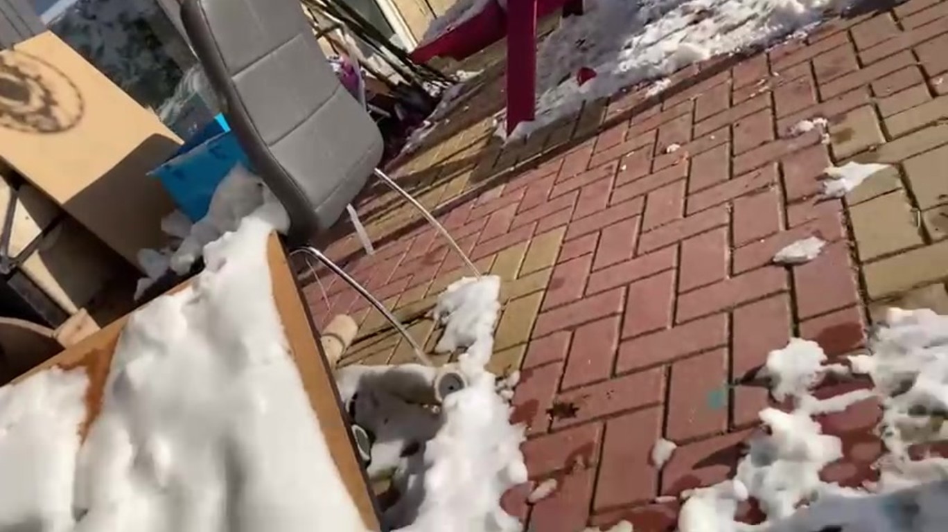 dumpert.nl - Piemol in de sneeuw tjellentsj