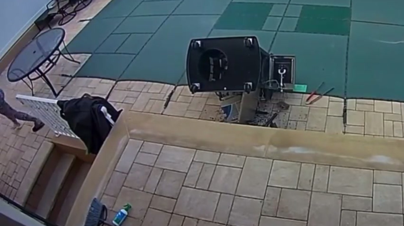 DUMPERT - Schatje, poepje? HALP!